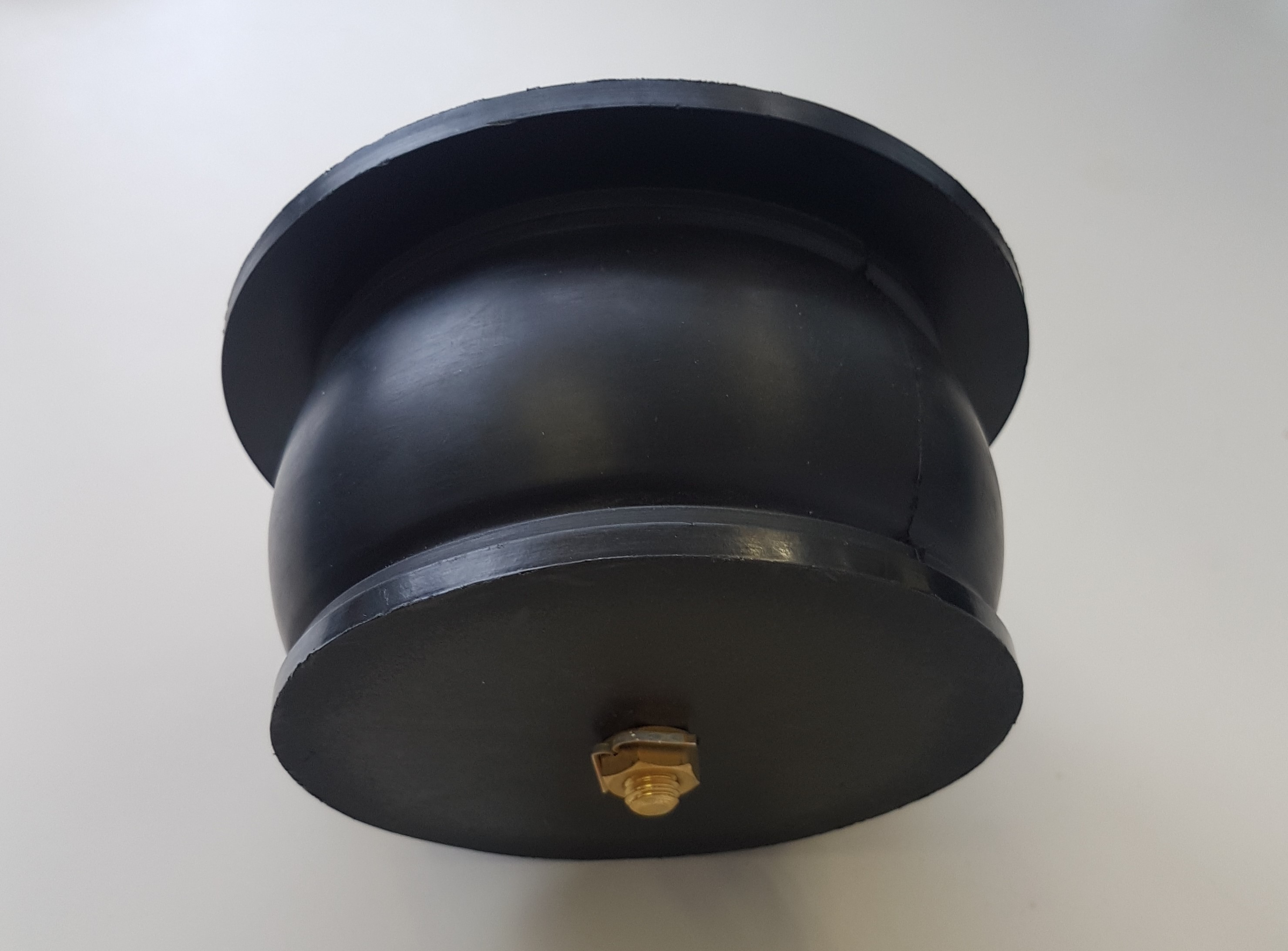 Brass scupperplug 135mm - 160mm with HD plates | Products | Traconed