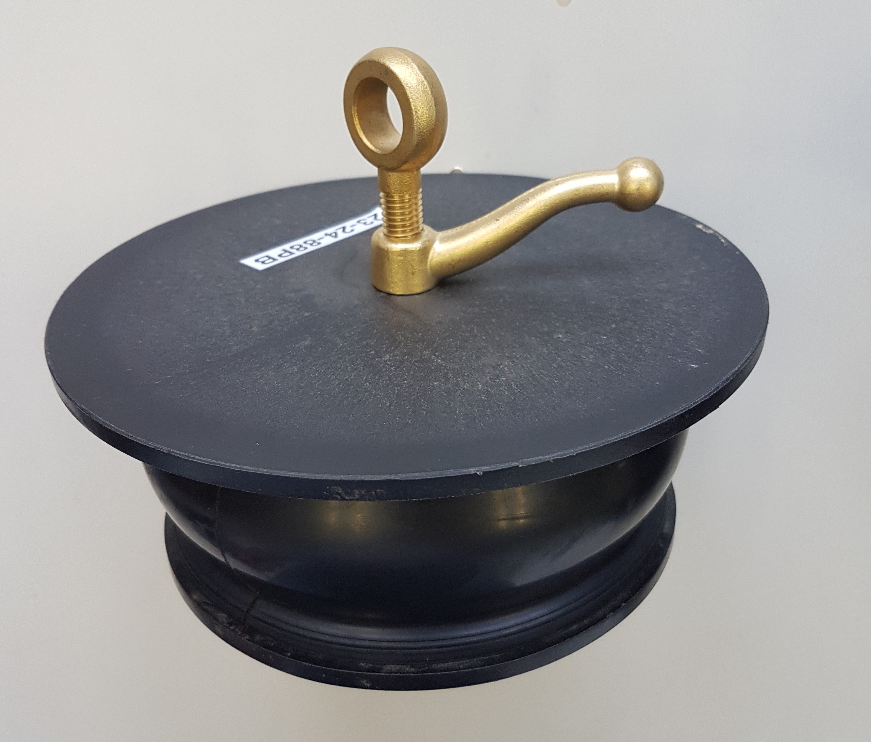 Brass scupperplug 165mm - 200mm with HD plates | Products | Traconed