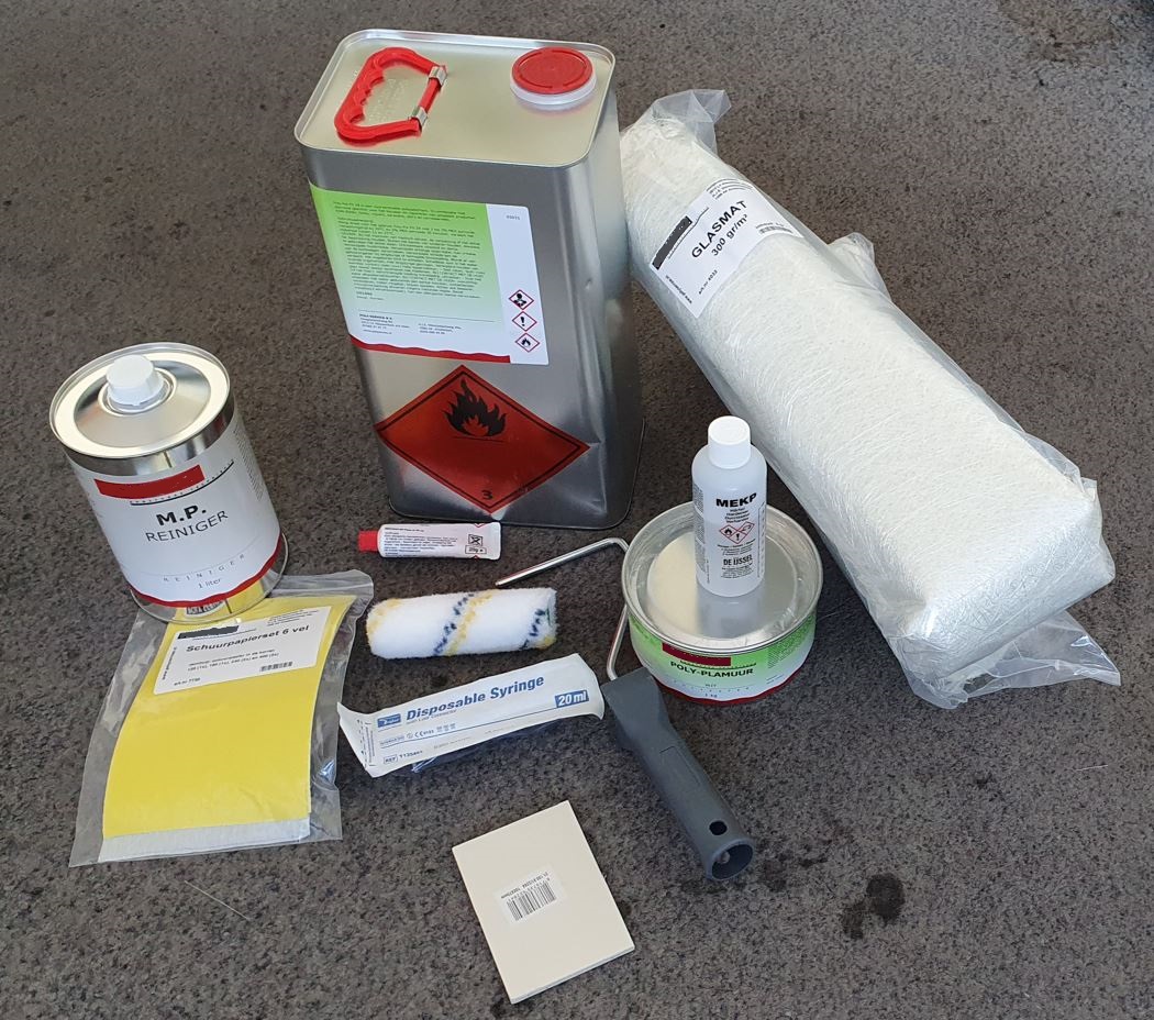 Polyester repair set 12s - Plus Abrasive paper set | Products | Traconed