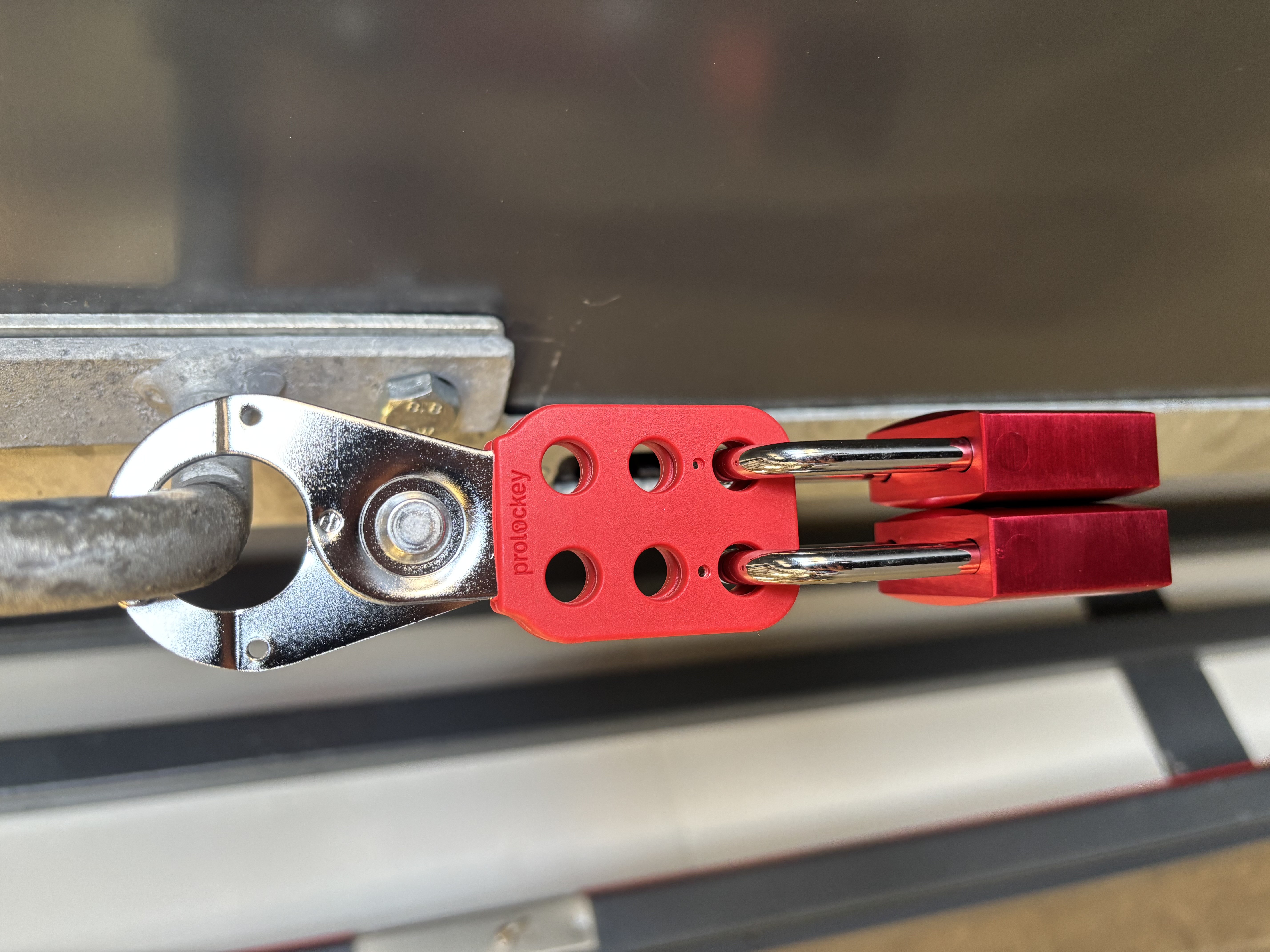 Steel Lockout Hasp Jaw size 25mm upto 6 locks | Products | Traconed