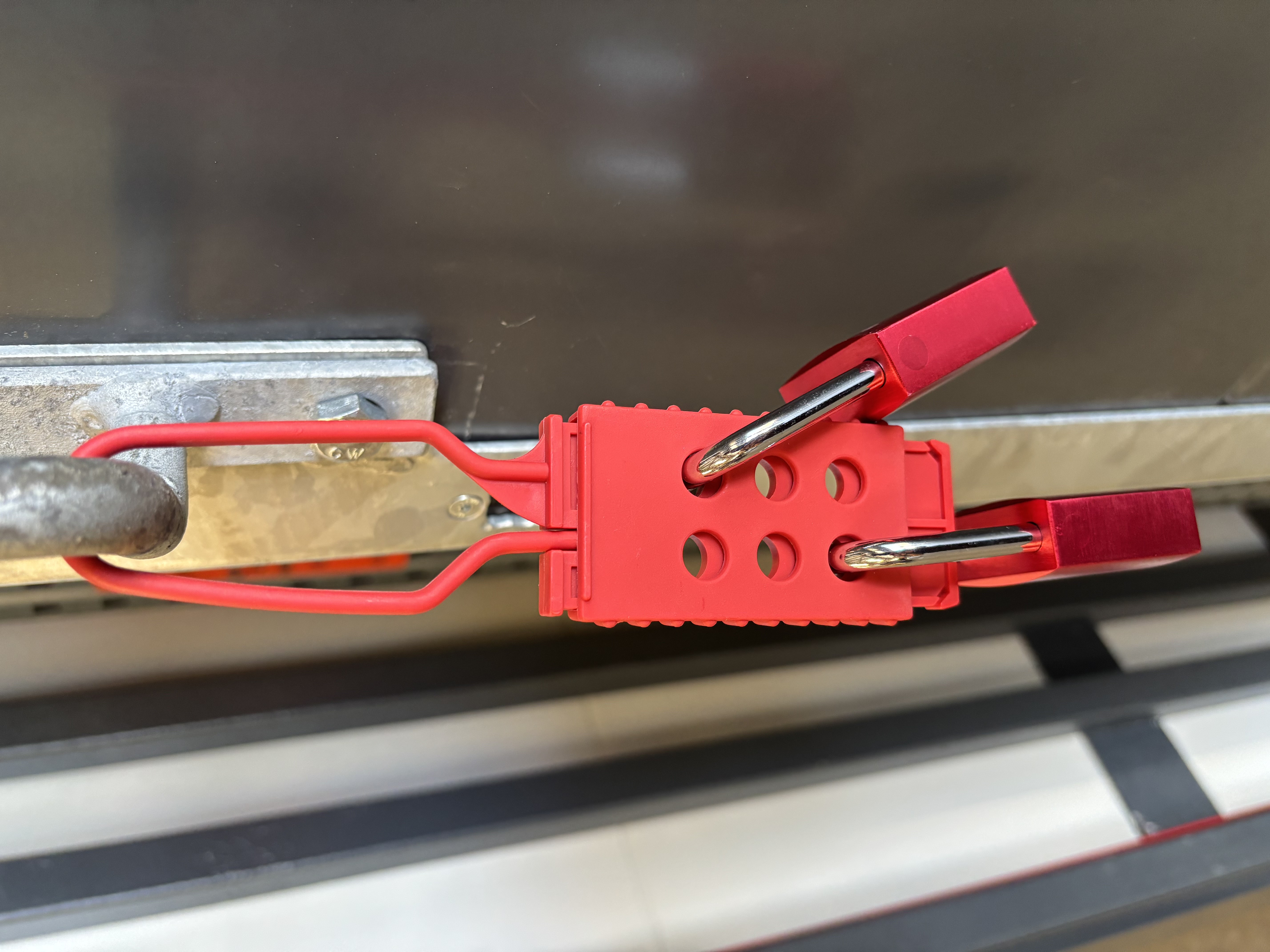 Nylon insulated Lockout Hasp upto 6 locks | Products | Traconed