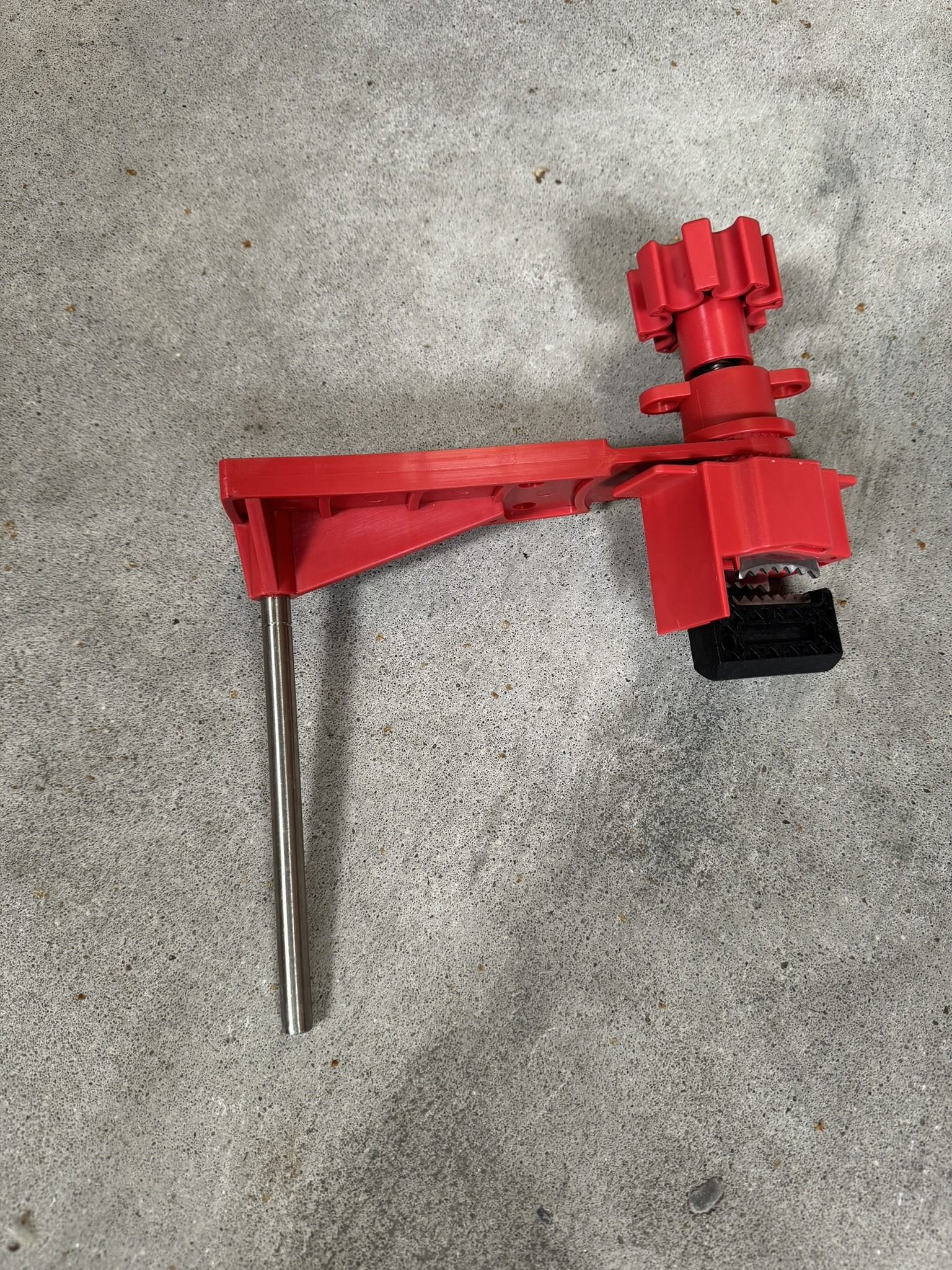 Universal ball Valve Lockout | Products | Traconed