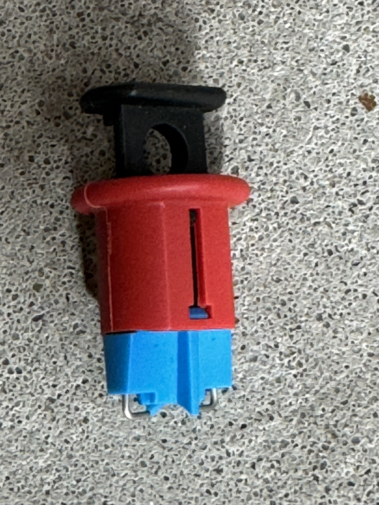 Mini circuit breaker lockout pins in standard | Products | Traconed